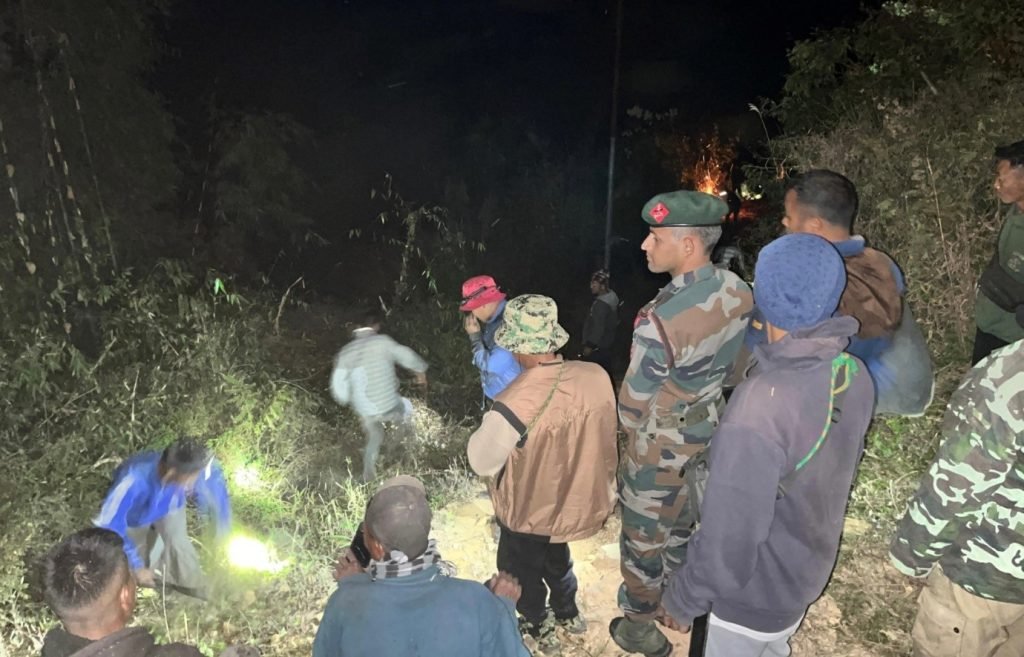 Assam Rifles and locals douse forest fire near Longwa village ...