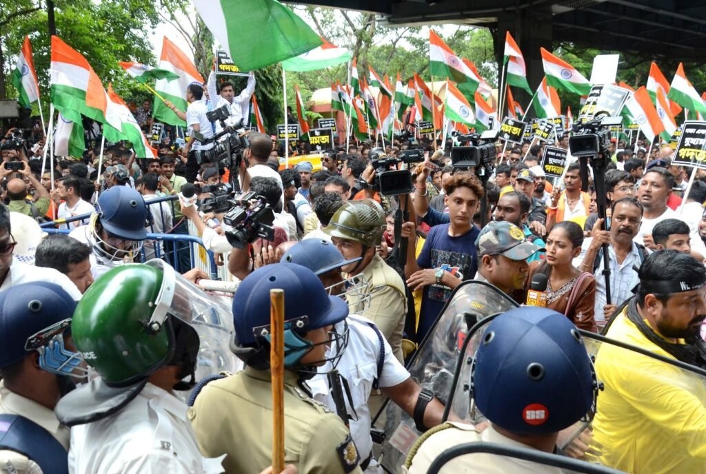 RG Kar victim's mom injured during protest, father lodges complaint ...